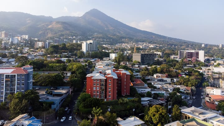 Bella Vista | 6 Huéspedes | San Salvador - San Salvador