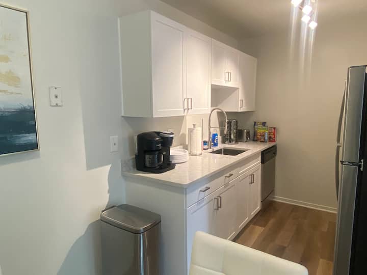 Tranquil Apartment In Northville - UCI, Farmington Hills