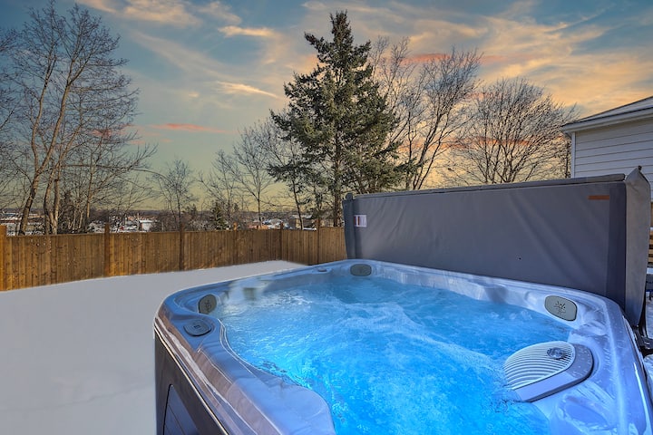 City Central Retreat With Hottub & Mini Golf - Kingston