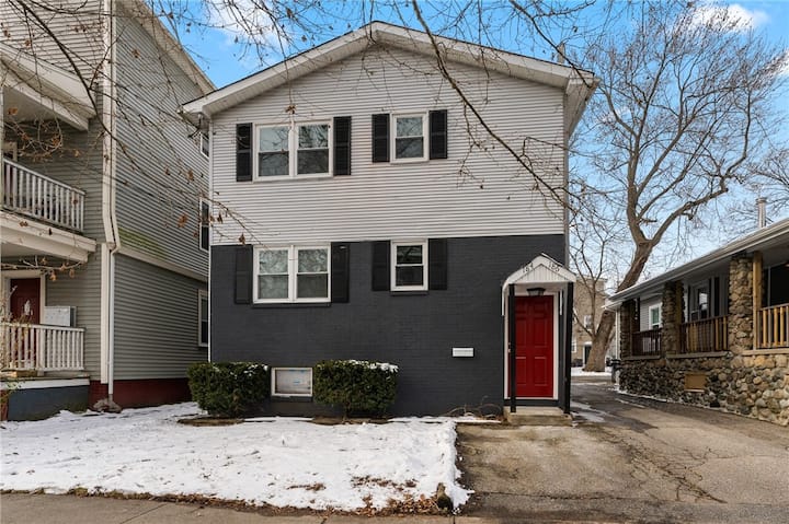 Modern Full Duplex | 4br/2ba | 3 Blocks To Pc - Providence