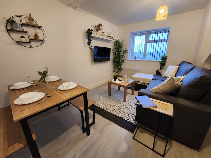 Keyless Entry. Fibre Wifi. Hotel Linen. City-15min - Cardiff