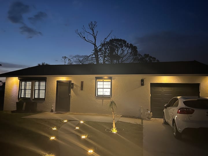 Tropical Escape. 24/7 Relaxation. 10min Beach Walk - Pine Island, FL