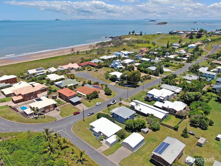 Colleen's Beach Shack - Emu Park
