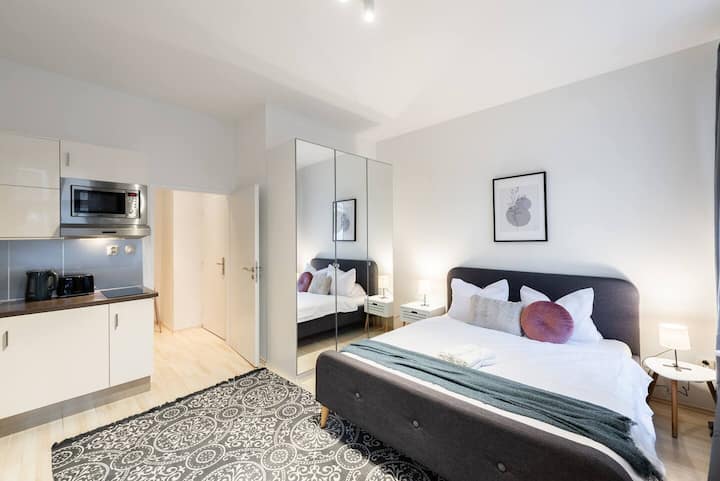 Welcoming Studio In Historic Prague - Prague