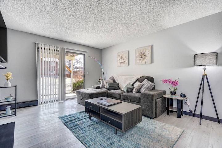 Entire 2bd Apartment In N. Cos! - Colorado Springs, CO