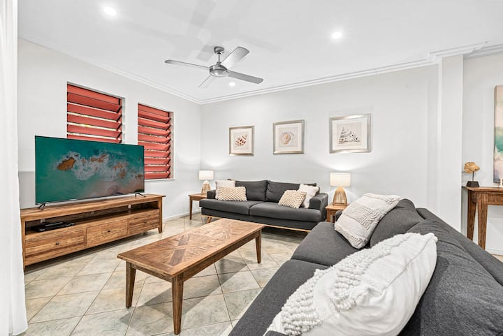 Palm Cove Paradise: Luxe 3br Near Waterfront - 팜 코브