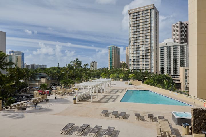 Charm Near Waikiki Beach! - Honolulu, HI