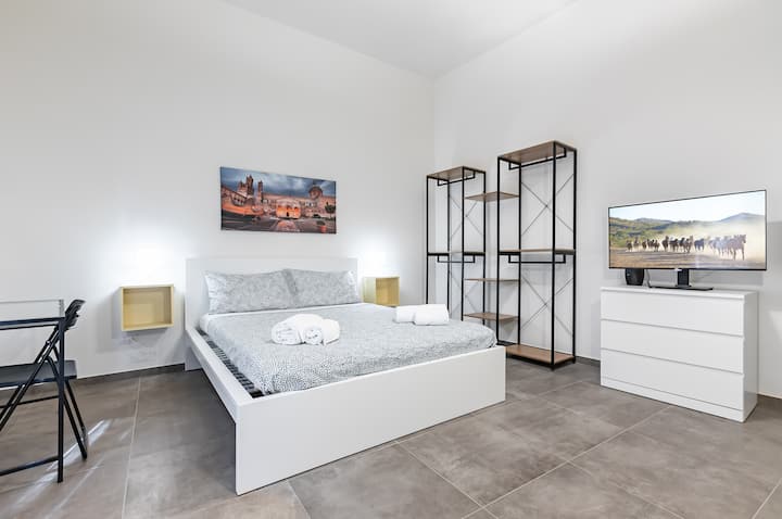 Guesthost - Palazzo Dei Normanni & Ballarò Apt - Palermo