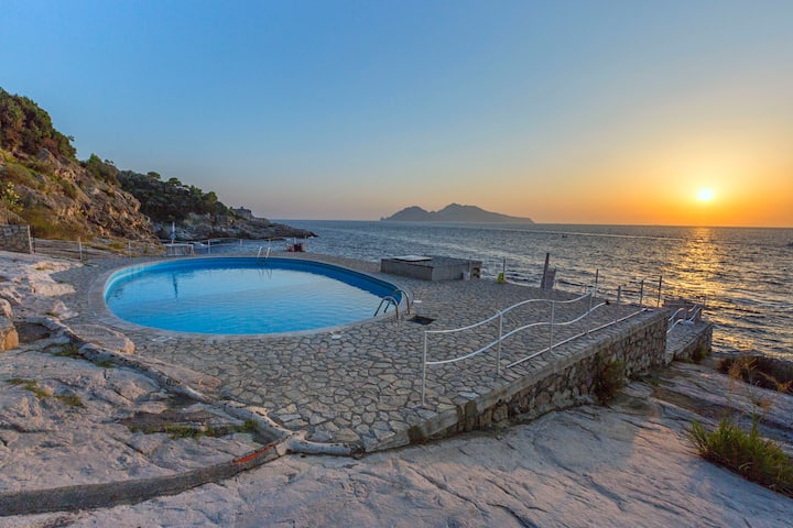Villa - Shared Pool, Sea View, Parking - 카프리