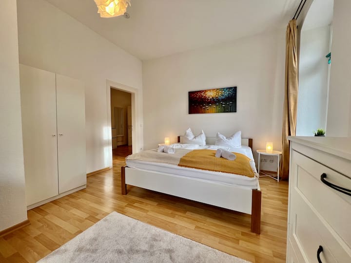 Klassische Eleganz In Dresden Am Blauen Wunder - Dresden