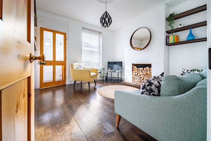 Swift Host | Stylish City Terrace | Parking - Norwich