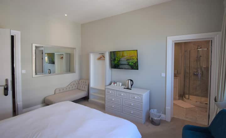 The Chatsworth Hotel - Deluxe, Partial Sea View - Eastbourne