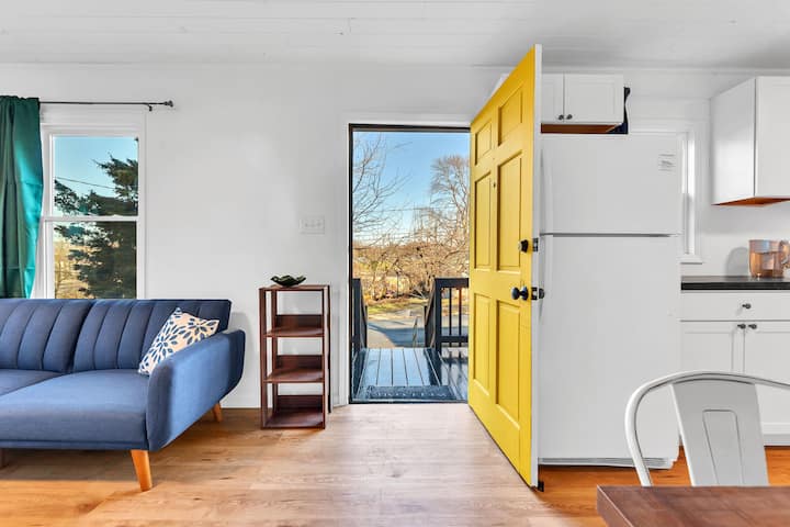 Cozy 2-bedroom Near Hospitals - Winston-Salem, NC