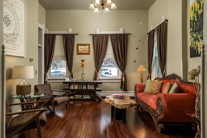 The Skyline Room - Queen Anne Bed & Breakfast - Denver