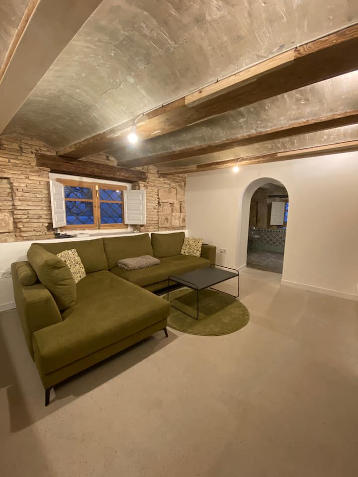 Beautifully Restored 1850s Flat! - Valencia