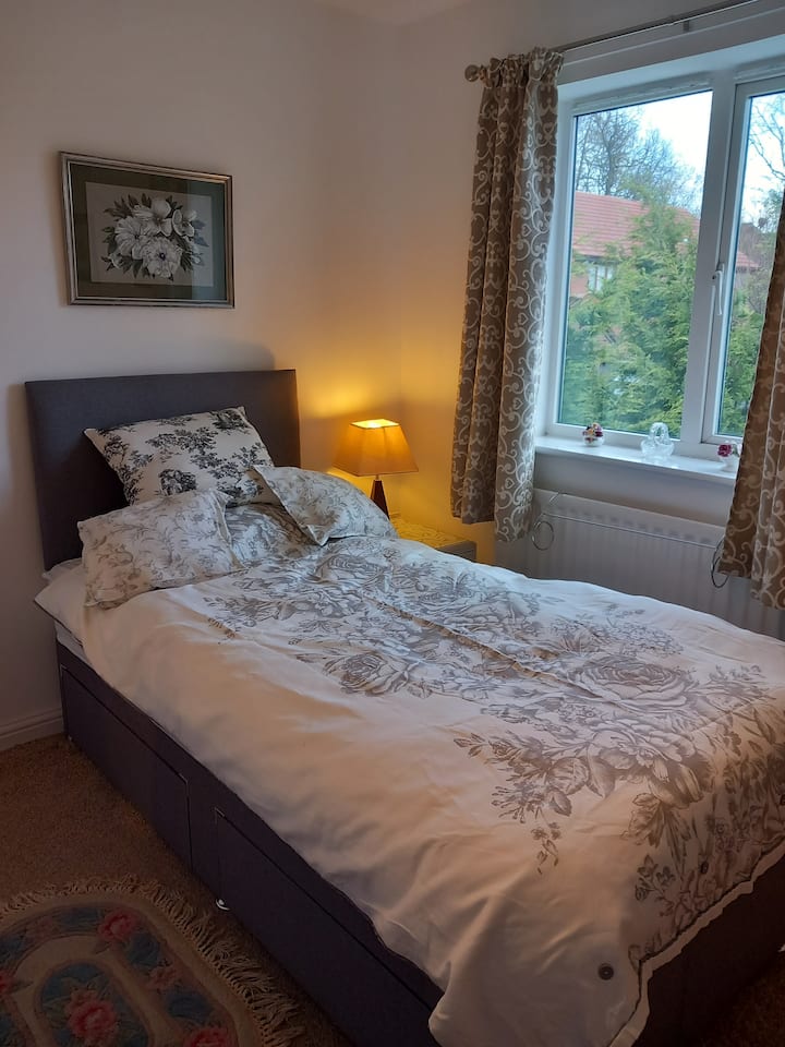 New Single Room In Meanwood -