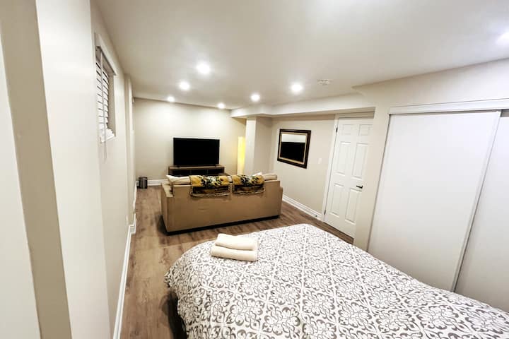 1 Bed, 1 Bath Apartment - Oakville