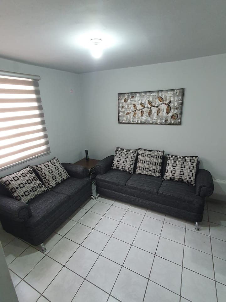 Casa Amueblada 20 Min Aeropuerto - Ciudad Apodaca