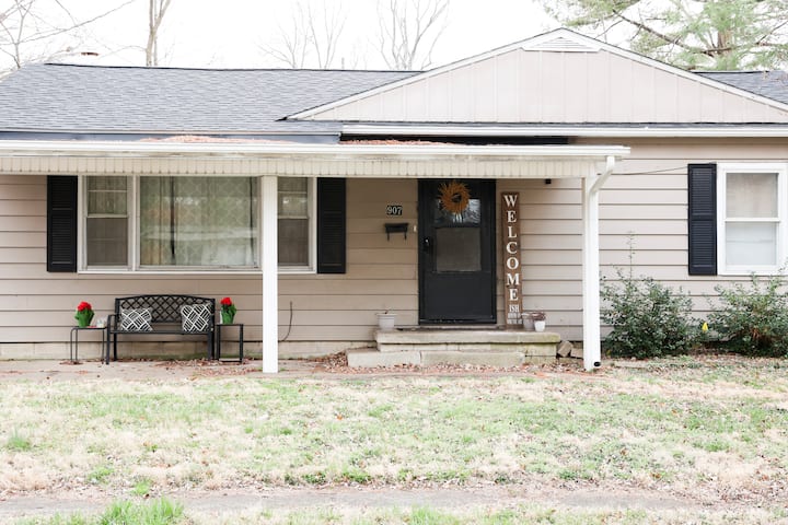 Your Home Away From Home - Carbondale, IL