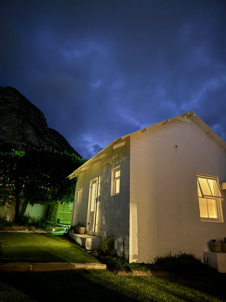The Mountain Garden Cottage - Hermanus