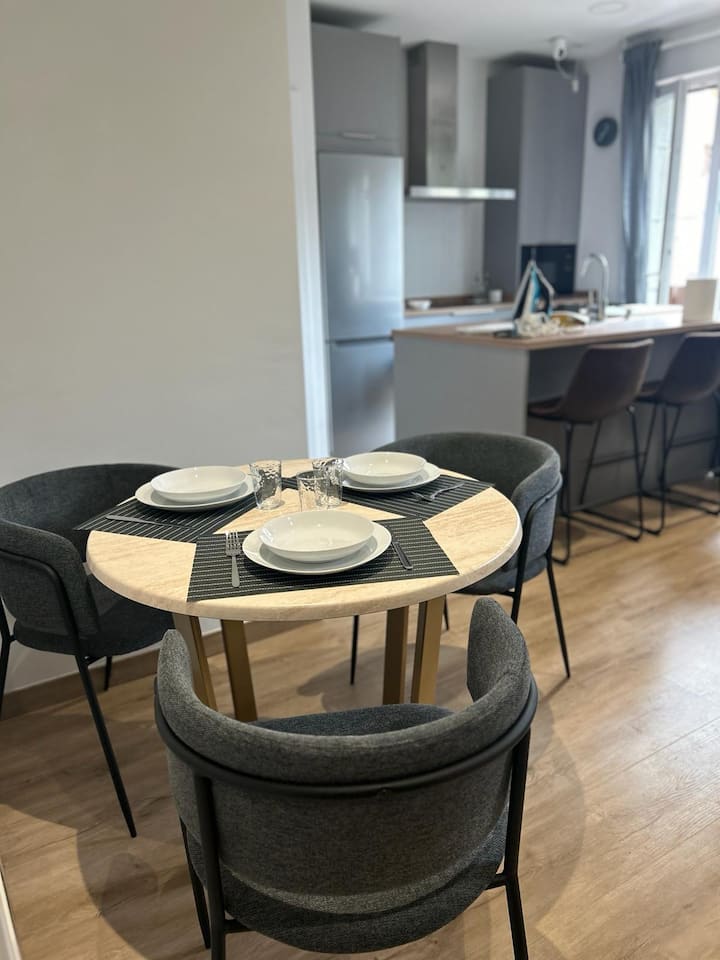 Piso Deluxe Con Balcón Cerca Del Casco Viejo - Bilbao