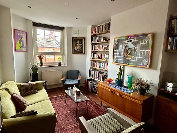 Open Plan Stylish Urban Flat - Greenwich