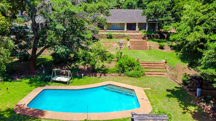 Zen_on_aurora - Zimbabwe