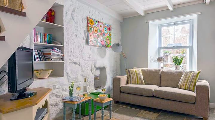 St Ives Fisherman Cottage, Sleeps 5, Pet Friendly - St Ives