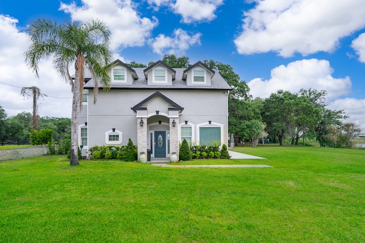 Private Ranch Style Home On Lake - Davenport, FL
