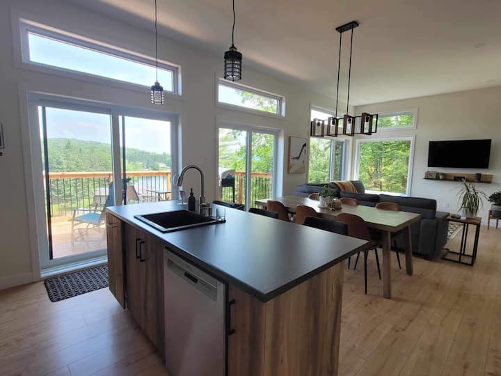 Chalet Moderne Avec Vue Et Quai Au Lac-simon - Lac-Simon