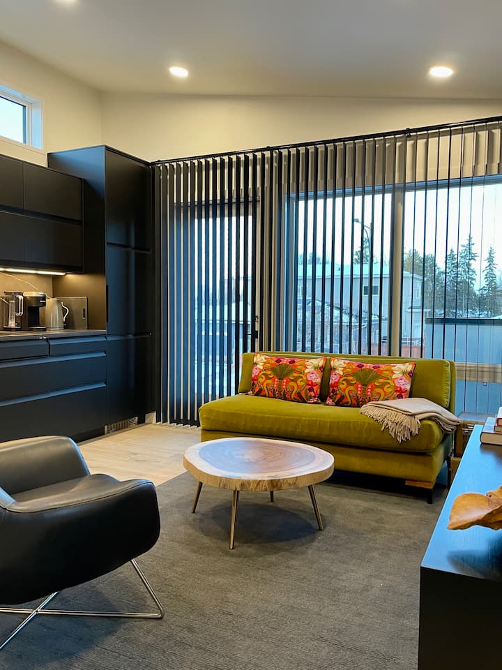 The Laneway Loft-quiet Southside Near Lrt And Mall - Edmonton