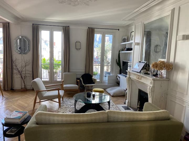 Splendide Appartement Haussmannien, Sacré Coeur - Parijs