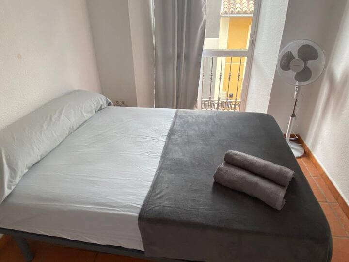Conjunto De Dos Pisos Para Grupos - Málaga