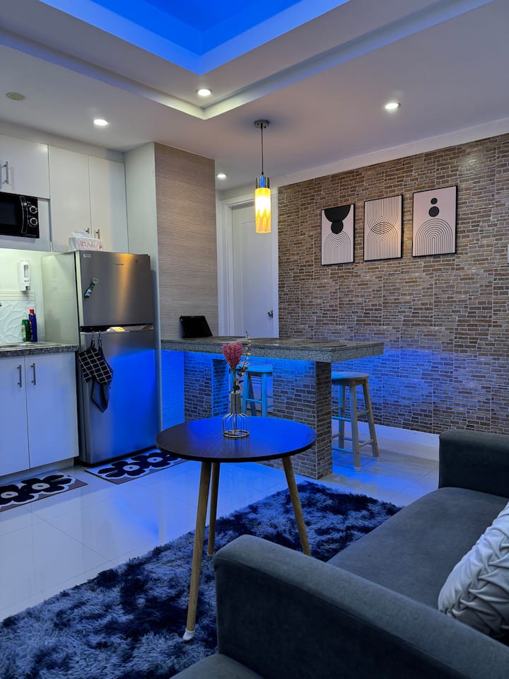 Comfy 2-br Suite @ Makati - Manila