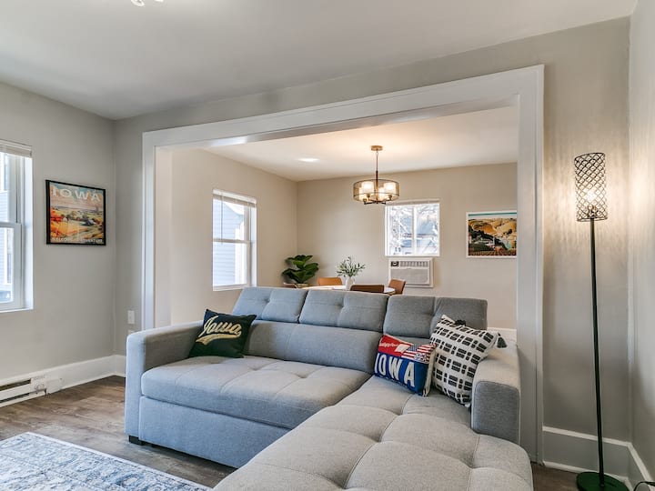 King Bed/large Apt/fast Wi-fi/drake/self Check In - Des Moines