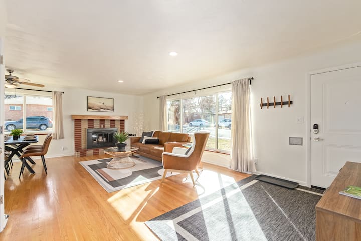 *New!* 1958 Chic Mid-mod - Littleton