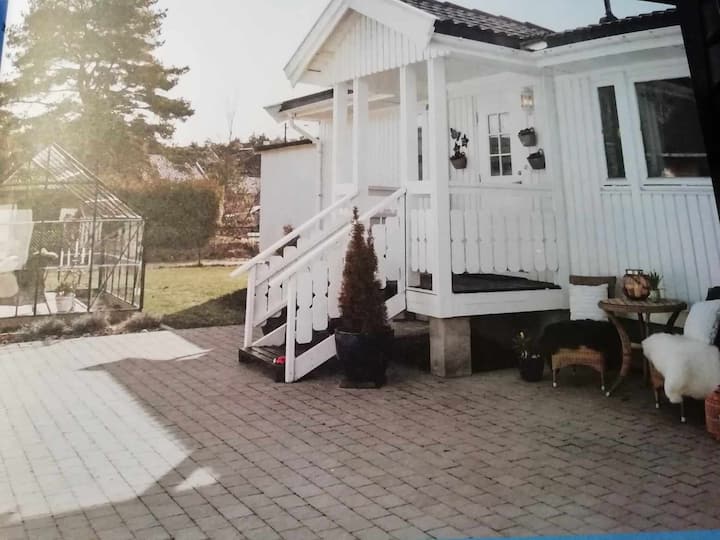 Hus Nær Hav Og Idyllisk Tettsted - Strömstad