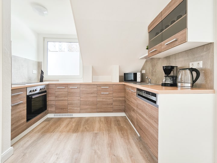 Raj Living - Fitter Apartment - 4 Rooms - Balcony - Ratingen