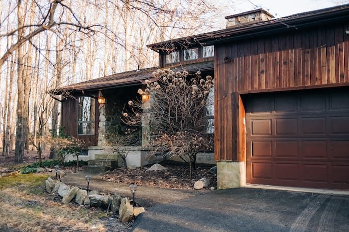 A Serene Upstate Mountain House - New Paltz, NY