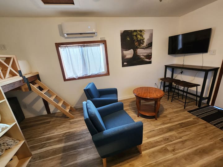 Tiny Home With Cabin Vibes - Nampa, ID