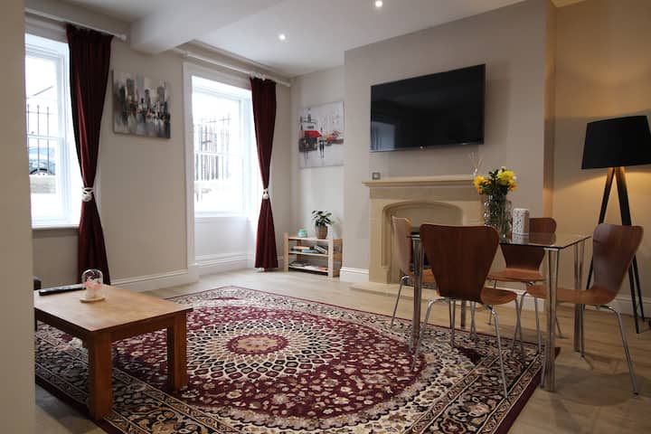 Montrose Lodge Regency Apartment, Free Parking(x2) - 卓特咸學院