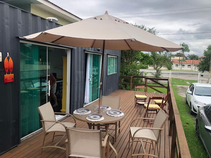 Agradável Container A 100m Do Mar.
Traga Seu Pet! - Matinhos