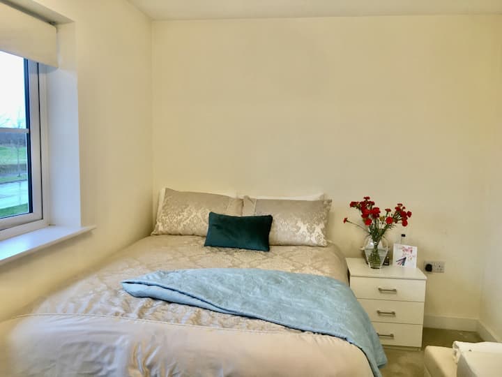 Beautiful Double Bedroom - Bracknell