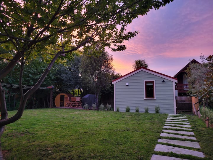 Charming Self-contained Garden Cabin Close To Town - Queenstown