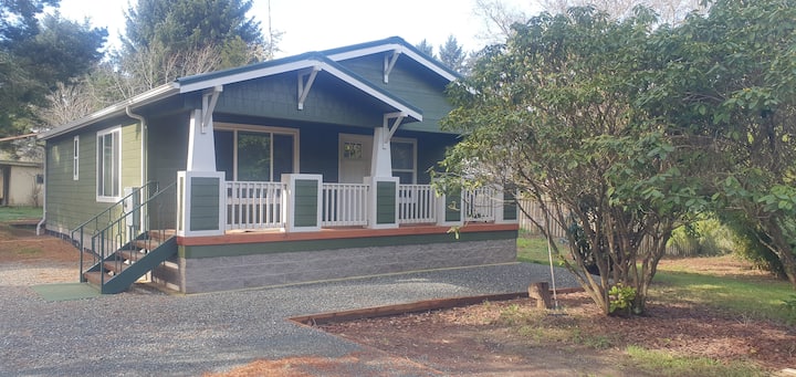 Wild Coast Retreat Cabin - Coos Bay, OR
