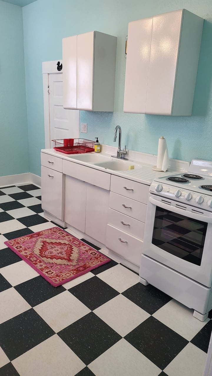 The Little Pink House - Amarillo, TX