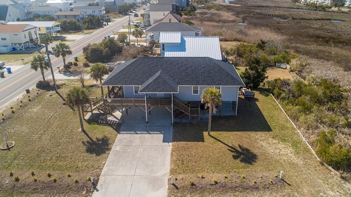 Cap'n Hook's Hideout - Surf City, NC