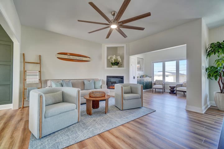 Sunset House Retreat By The Beach - Norfolk, VA