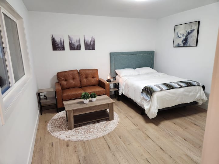 Cozy Cloverdale Bachelor Suite - Langley