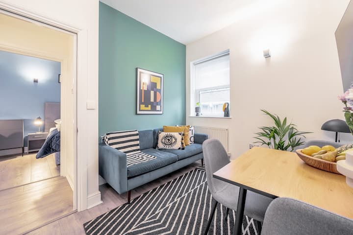 Kula Tower Bridge - Superior Two Bedroom - Greenwich